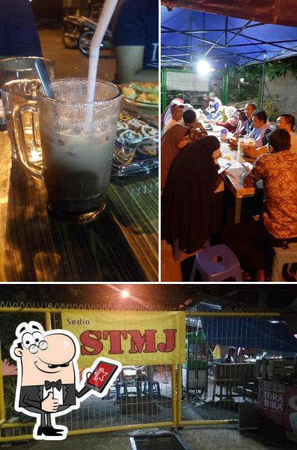 STMJ TAURAMPHS cafe, Surabaya - Restaurant reviews