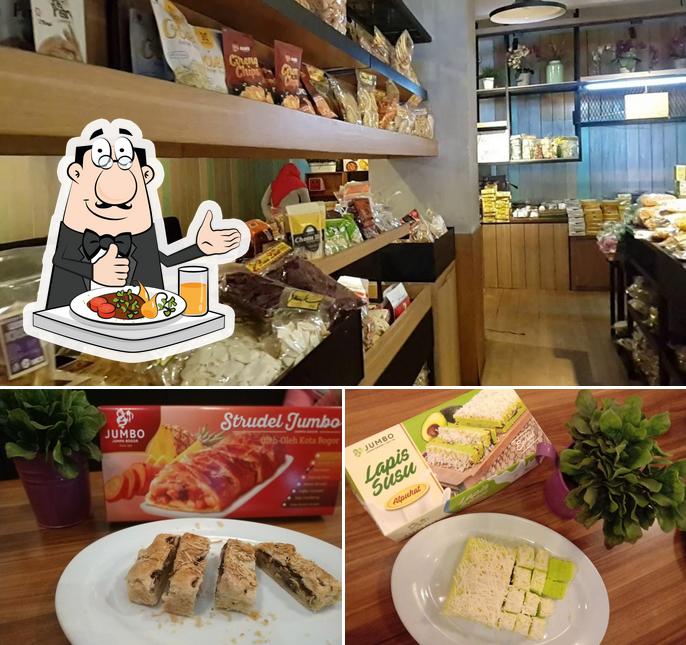 JUMBO BAKERY (Jumpa Bogor) - Pusat Oleh-Oleh Bogor, Bogor, Jl. Raya ...