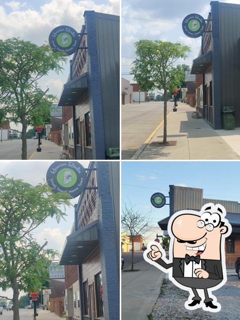 Hoosier Routes - SMALL TOWN, HOMETOWN in Summitville - Restaurant reviews