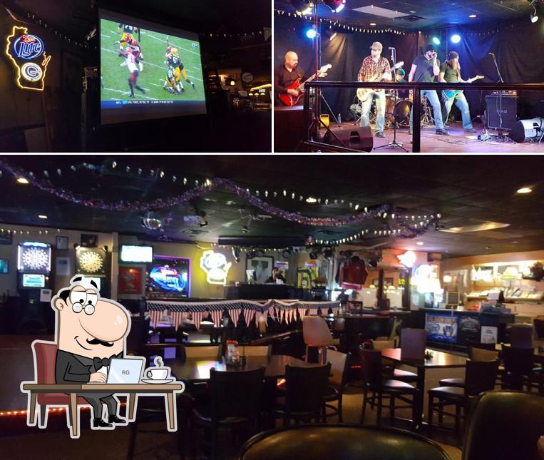 Cue Club Of Wisconsin, Waukesha - Restaurant menu, prices and reviews