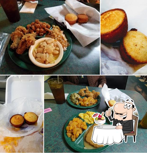 Davis Cafe, Montgomery - Restaurant menu, prices and reviews