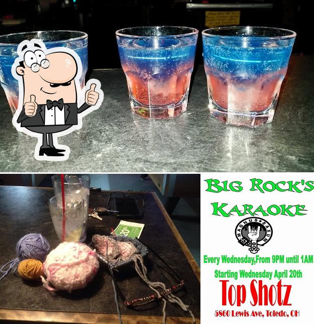 Top Shotz, 5860 Lewis Ave in Toledo - Restaurant reviews