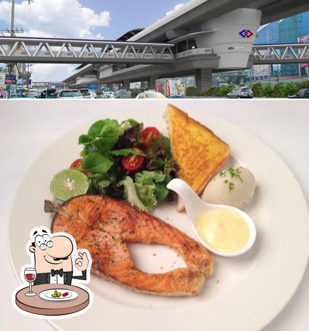 ฺBKK Grill Romklao restaurant, Bangkok, BKK GRILL 123 Thanon Kheha Rom ...