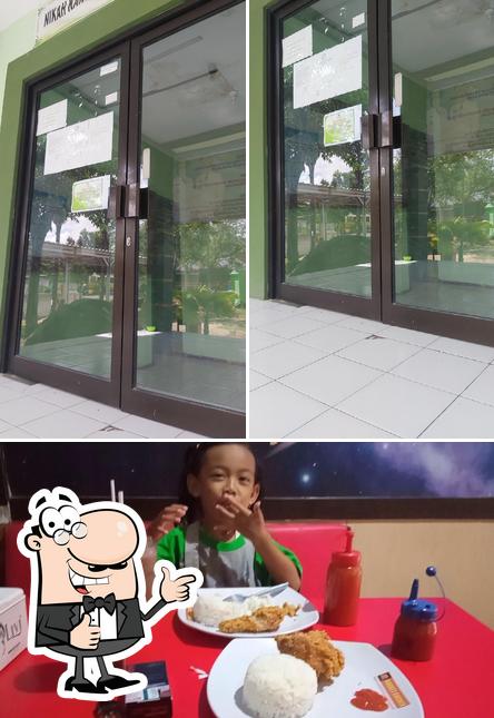 Roket Chicken Dander restaurant, Bojonegoro - Restaurant reviews