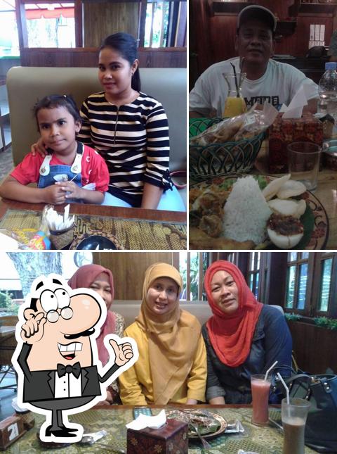 Batik Cafe Merdeka Walk, Medan
