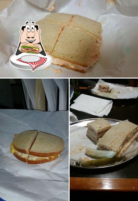 Town Hall Deli, South Orange - Restaurant menu, prices and reviews