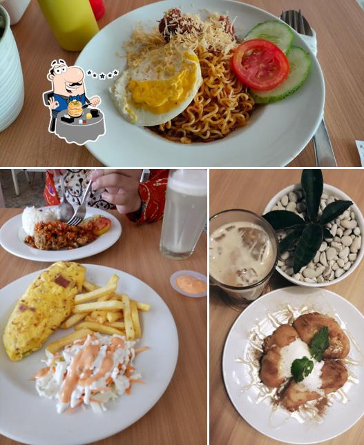 Loko Cafe Pasar Senen, Central Jakarta, Jl. Pasar Senen No.18 ...