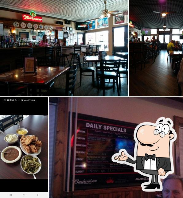 Broadway Bar & Grill, Highland - Restaurant menu, prices and reviews