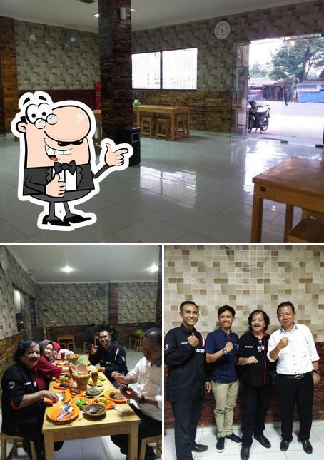 LEO CAFE RESTAURANT & KARAOKE KELUARGA, Cikande - Restaurant reviews