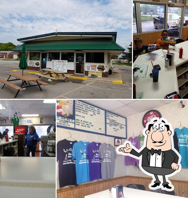 Clyde's Drive-In in Manistique - Fast food menu and reviews
