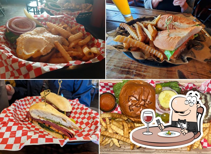 Mustang Lounge in Mackinac Island - Restaurant menu and reviews
