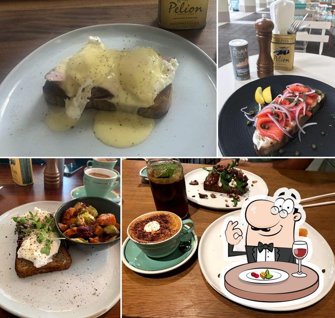 Mojo Coffee, 200 S Wacker Dr #3100 in Chicago - Restaurant menu and reviews