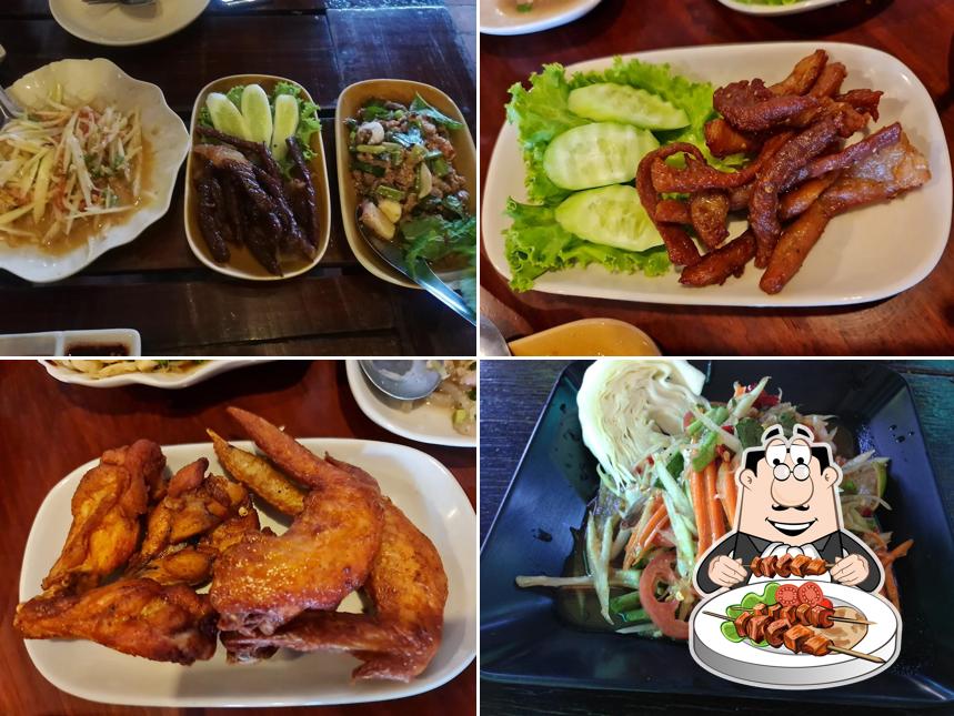 Huean Kalasin Isan Food Restaurant, Bangkok, VM78+3F2 - Opiniones del ...