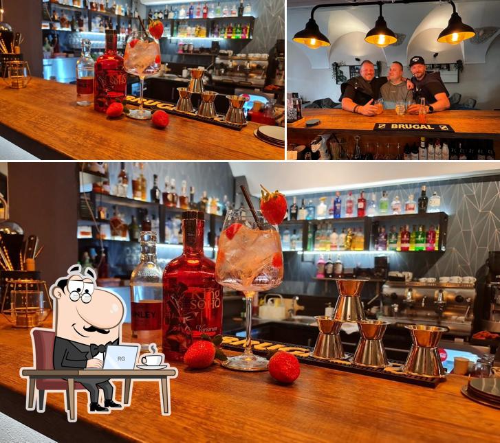 The Square -Gin and tonic bar, Žilina - Restaurant menu, prices and reviews
