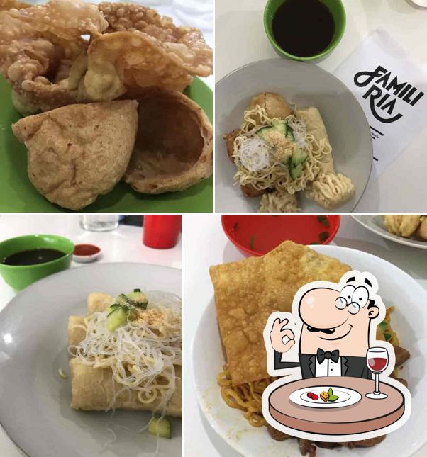 Famili Ria, Surrey Hills - Restaurant menu, prices and reviews