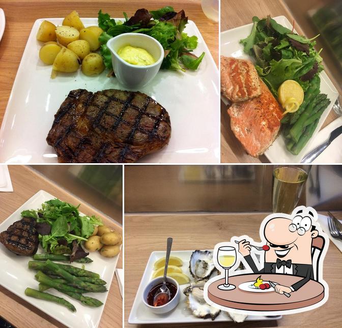 Waitrose Cafe Canary Wharf, 16-19 Canada Square in London - Restaurant ...