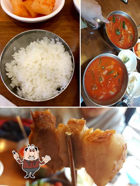 Ihwasoo Jeontong Yukgaejang restaurant, Seoul, 16 Dadong-gil ...