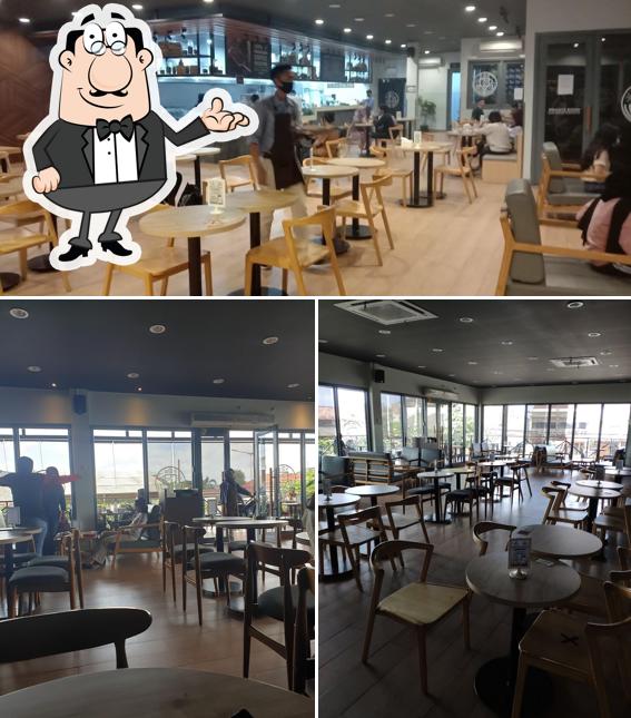 Upnormal Coffee Jatiwaringin cafe, East Jakarta - Restaurant reviews