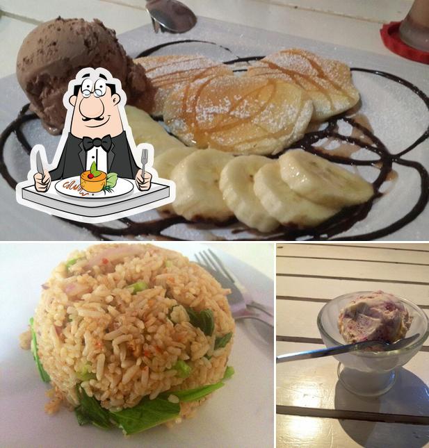 Sit & Sip Cafe, Bangkok, 108 Phet Kasem 40 Alley