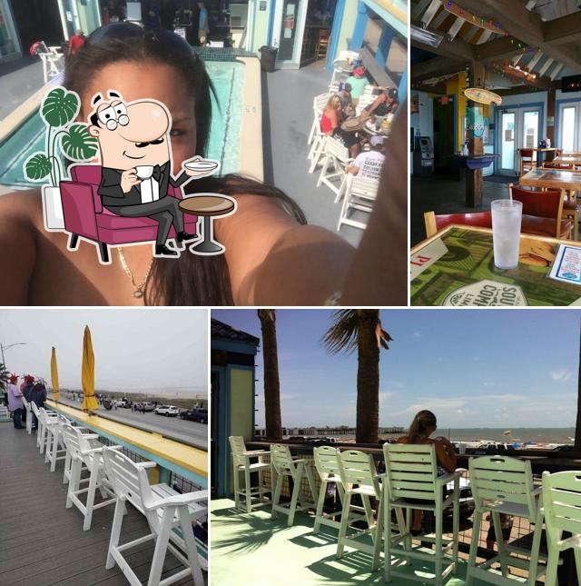Float Pool & Patio Bar in Galveston - Restaurant menu and reviews