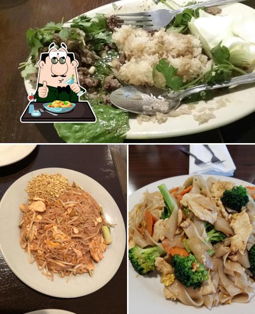 Thai Rama, 606 N Truman Blvd in Crystal City - Restaurant menu and reviews