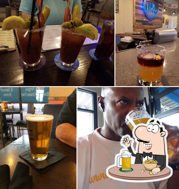 Tru Burger Co., 2535 N Central Ave in Phoenix - Restaurant menu and reviews