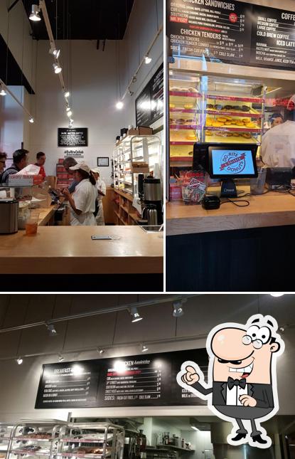 Do-Rite Donuts & Chicken, Chicago, Grand - Restaurant menu, prices and ...