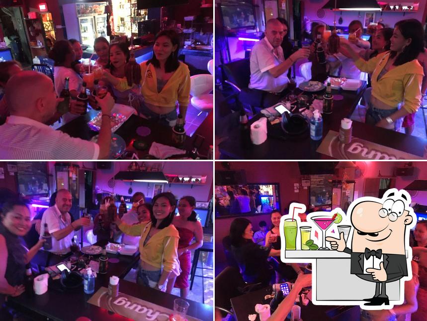 BLUE FLOWER BAR, Pattaya City - Restaurant reviews