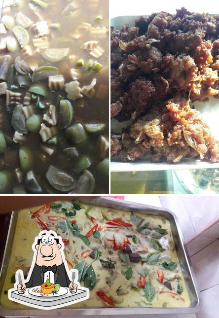ร้านแกงน้องโฟร์, Sam Rong Tai - Menú del restaurante, precios y reseñas