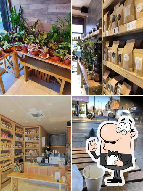 Dark & Light Coffee in London - Restaurant reviews