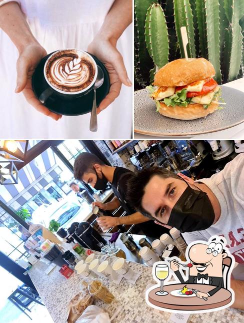 The 3 Donkeys Cafe, Pireas - Restaurant menu, prices and reviews