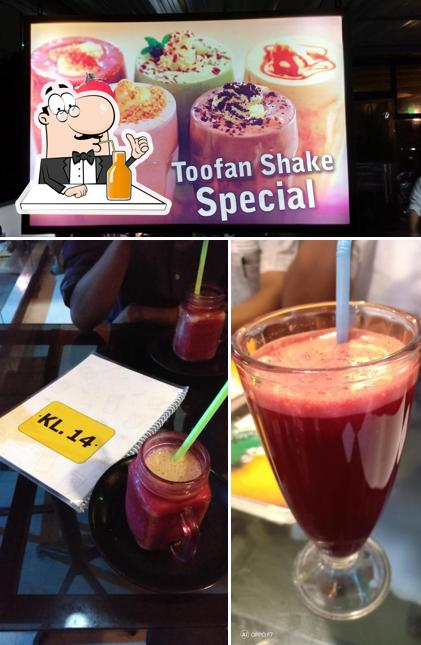 Arabian Shake, Alappuzha, F8RG+QH3 - Restaurant reviews