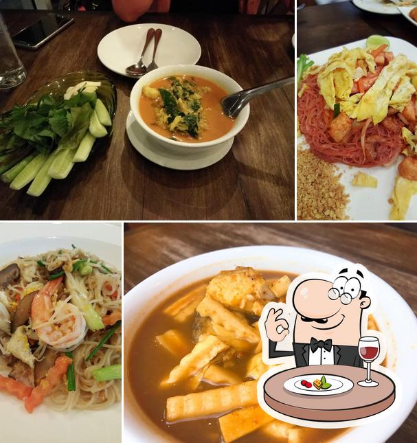 Ruen Mae Lui restaurant, Bangkok, 19 เสรี2 ซอย 20 - Restaurant reviews