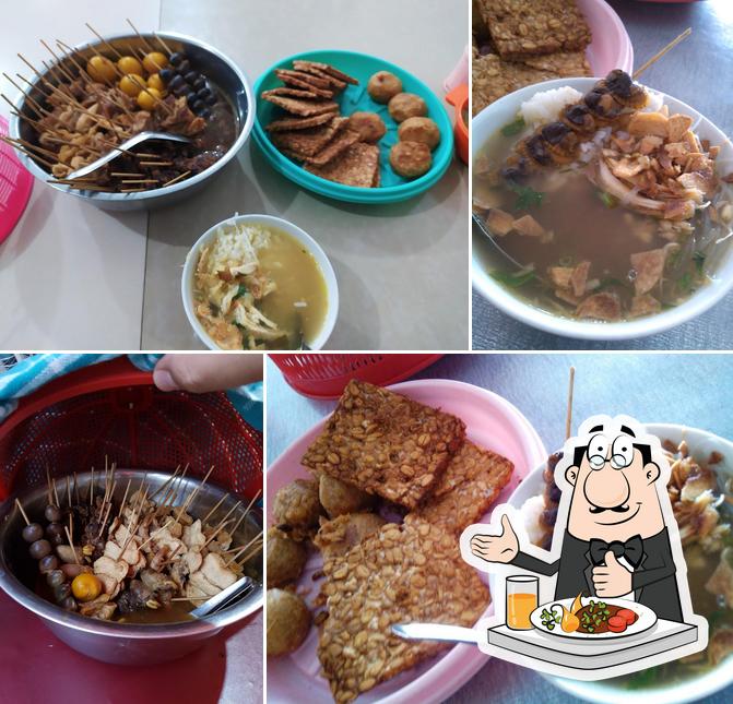 Restaurante Pindang Khas Kudus & Soto Ayam Semarang Pak Tugiyo ...
