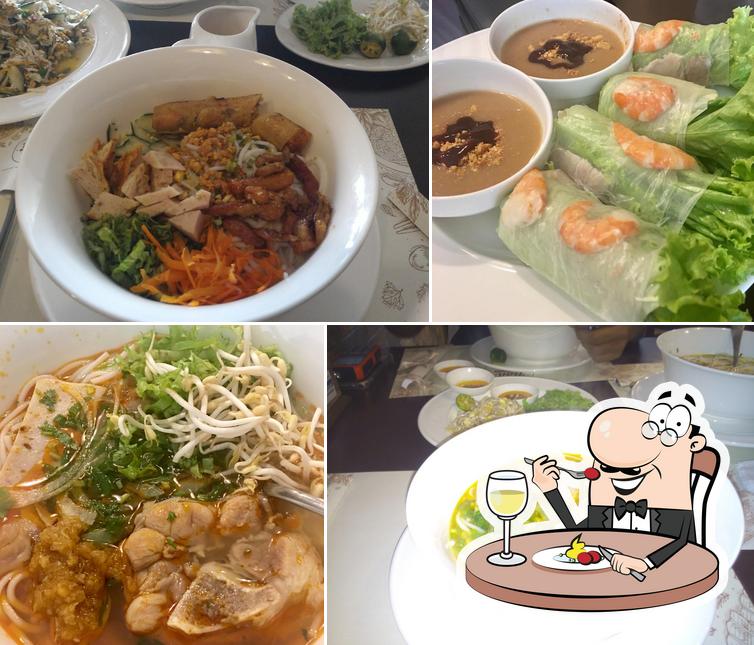 Bôn Pho & Roll Vietnamese Food restaurant, Makati, Alphaland Makati ...
