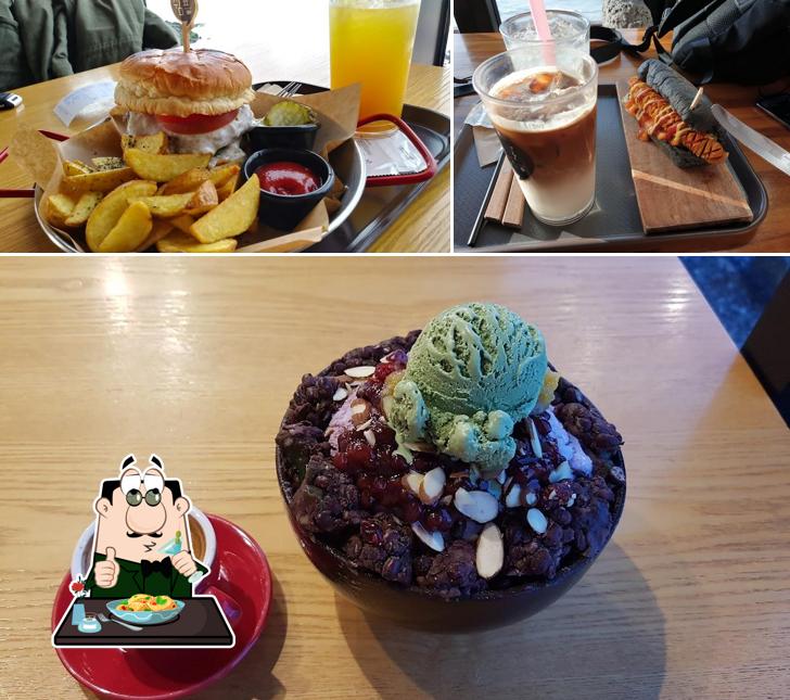 Comma - Restaurant menu, prices and reviews