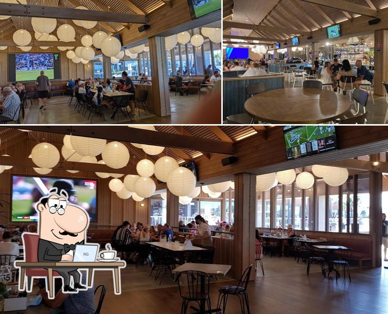Waterfront Tavern, Shell Cove - Restaurant menu, prices and reviews