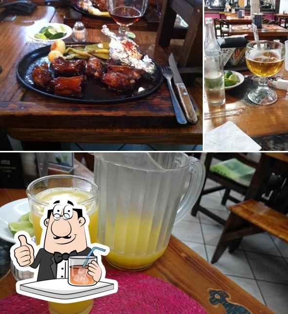 Casa Tinacal pub & bar, Tlalnepantla de Baz, Av. Gustavo Baz Prada 222 ...