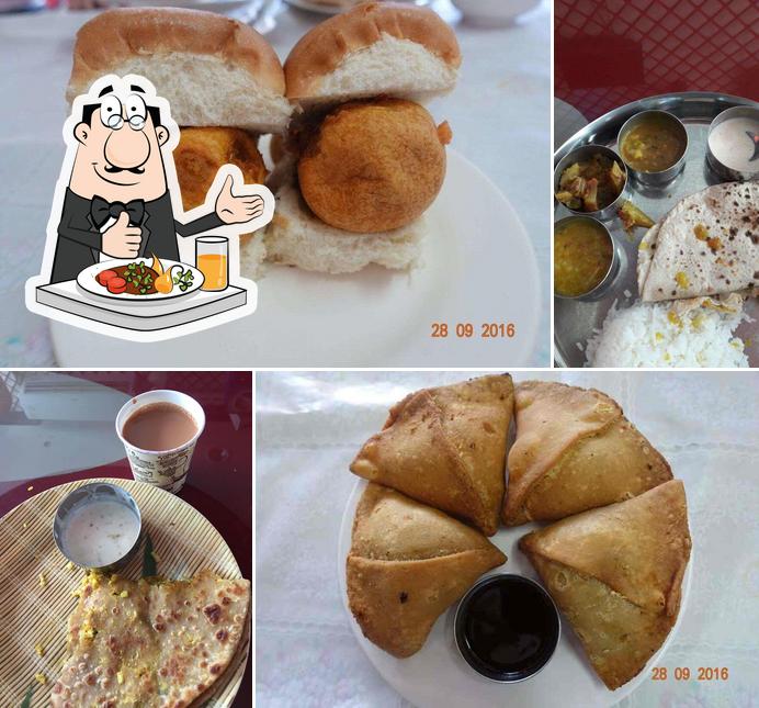 Al Wajbah Al Youmia cafe, Sharjah, 3rd Street - Restaurant menu and reviews