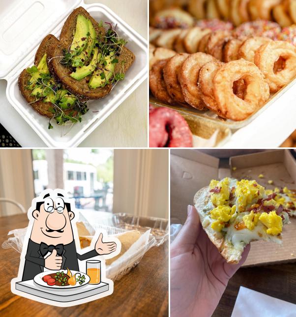 Charlie's Café at Baytowne Wharf, Miramar Beach - Restaurant menu ...
