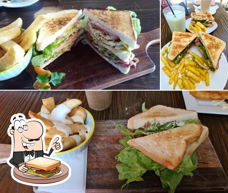 The Green Barista Cafe in Medina - Restaurant menu and reviews
