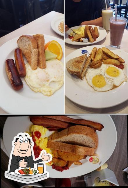 Boom Breakfast, 145 Hawkview Blvd in Vaughan - Restaurant menu and reviews
