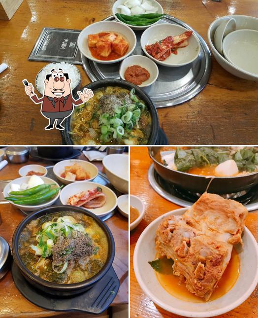 Jomaru Gamja-tang(pork back-bone stew) restaurant, Seoul - Restaurant ...