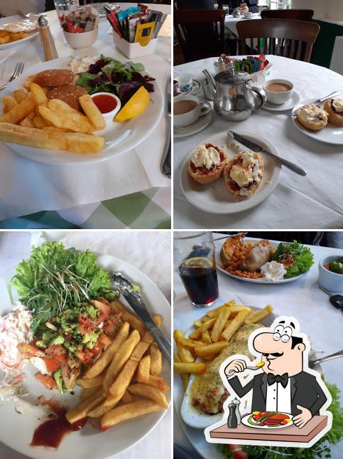 Old Farmhouse Restaurant & Tea Rooms, The Old Farmouse, The Cross in ...