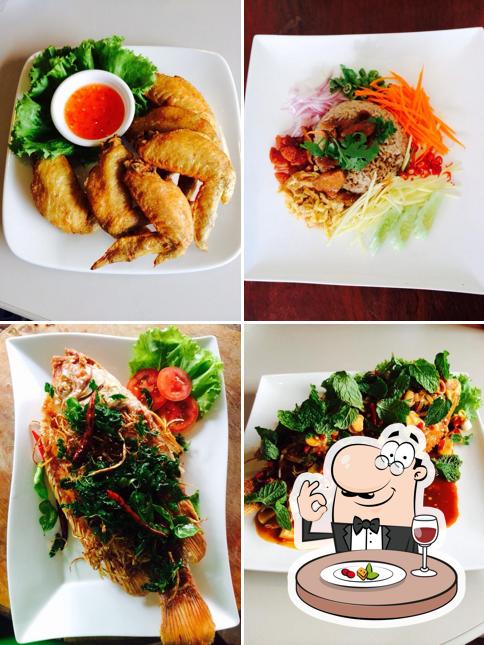 บ้านเจริญสุข restaurant, Ban Tok - Restaurant reviews
