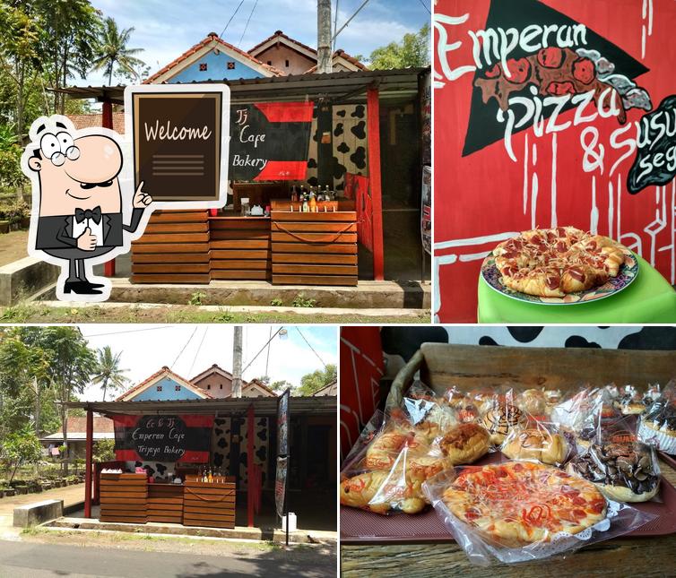 Emperan Cafe Dan Bakery, Indonesia