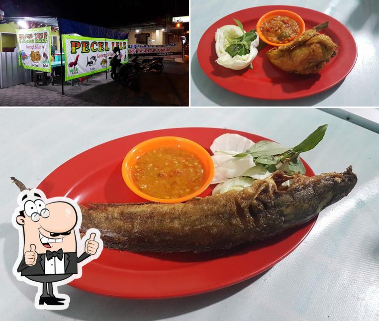 Pecel lele "kang ustadz" restaurant, Balecatur - Restaurant reviews