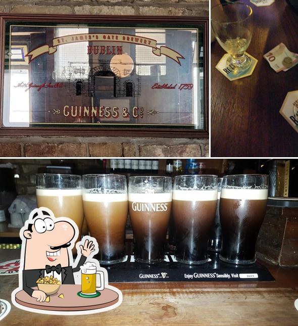 John Fallon's "The Capstan Bar", Dublin, 129 The Coombe - Opiniones del ...