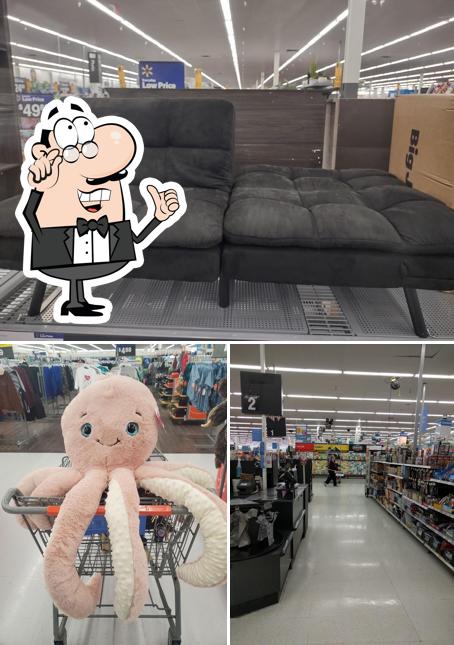 Walmart Supercenter in Claremont - Restaurant reviews
