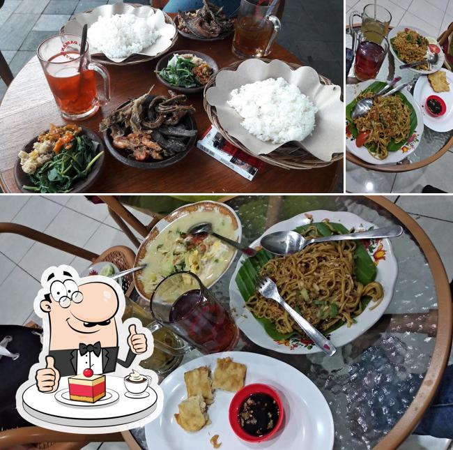 Warung Damandiri IWAK KALI Tamanmartani restaurant, Selomartani ...